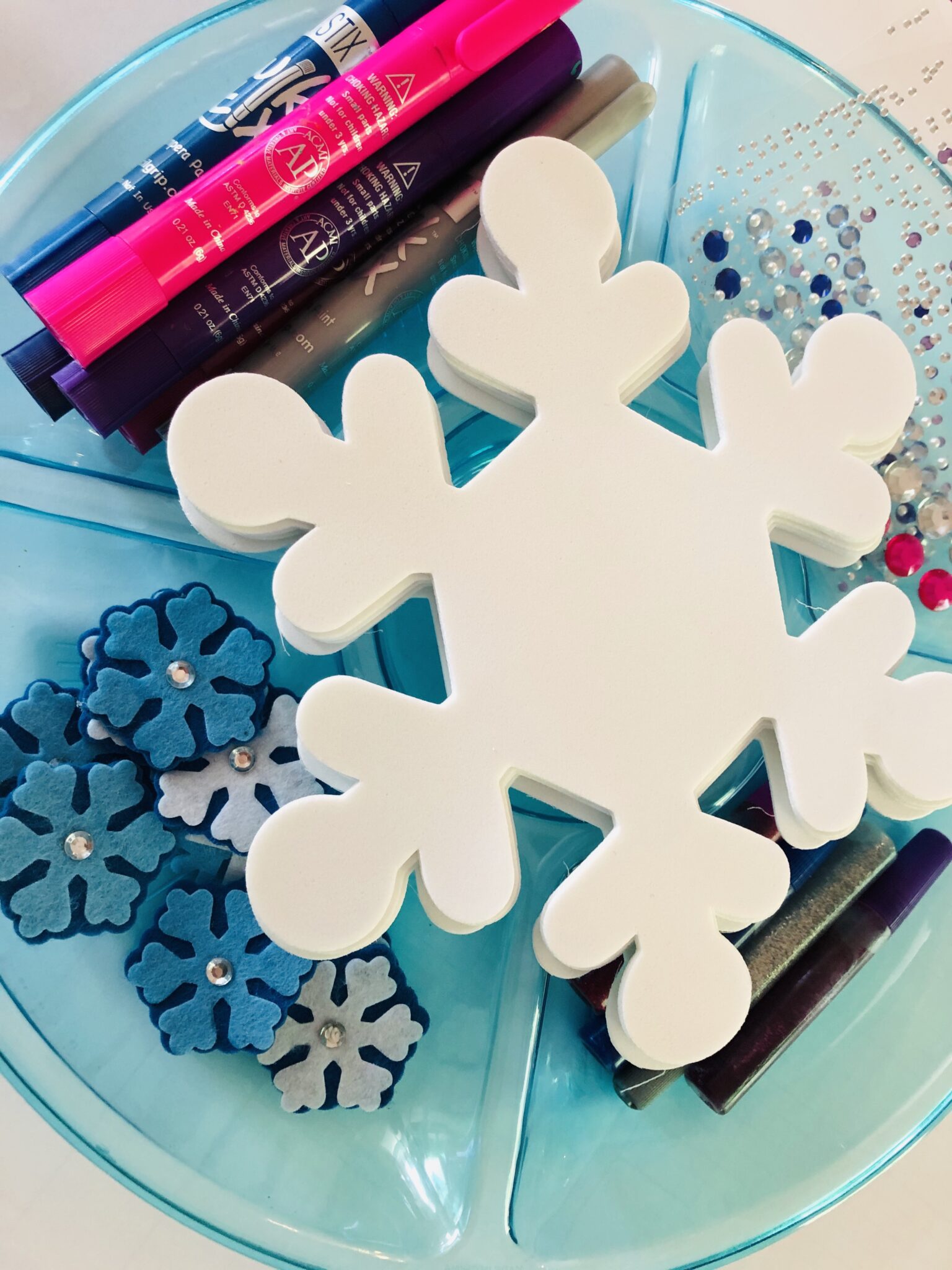 Easy Foam Snowflake Craft For Kids Glitter On A Dime easy-foam-snowflake-craft-for-kids-glitter-on-a-dime