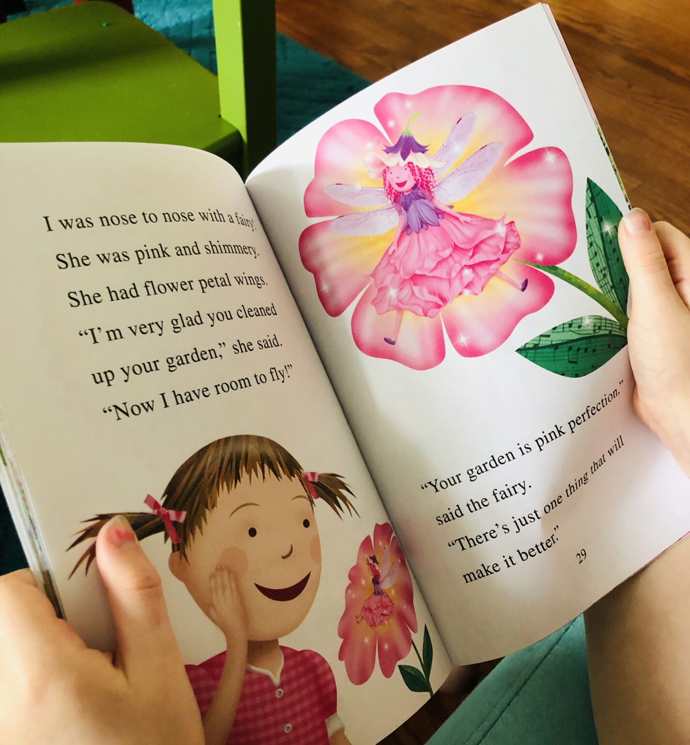 Paper Plate Flowers {Pinkalicious Inspired Book Craft} - Glitter On A Dime