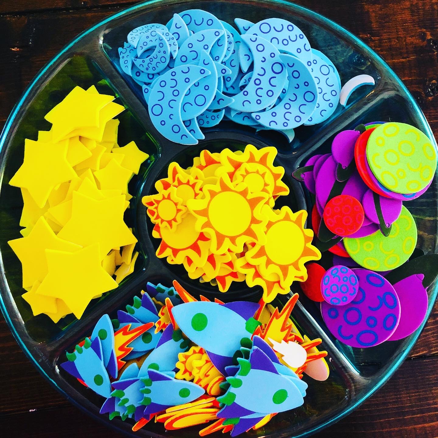 Simple Space Themed Paper Plate Craft - Glitter On A Dime