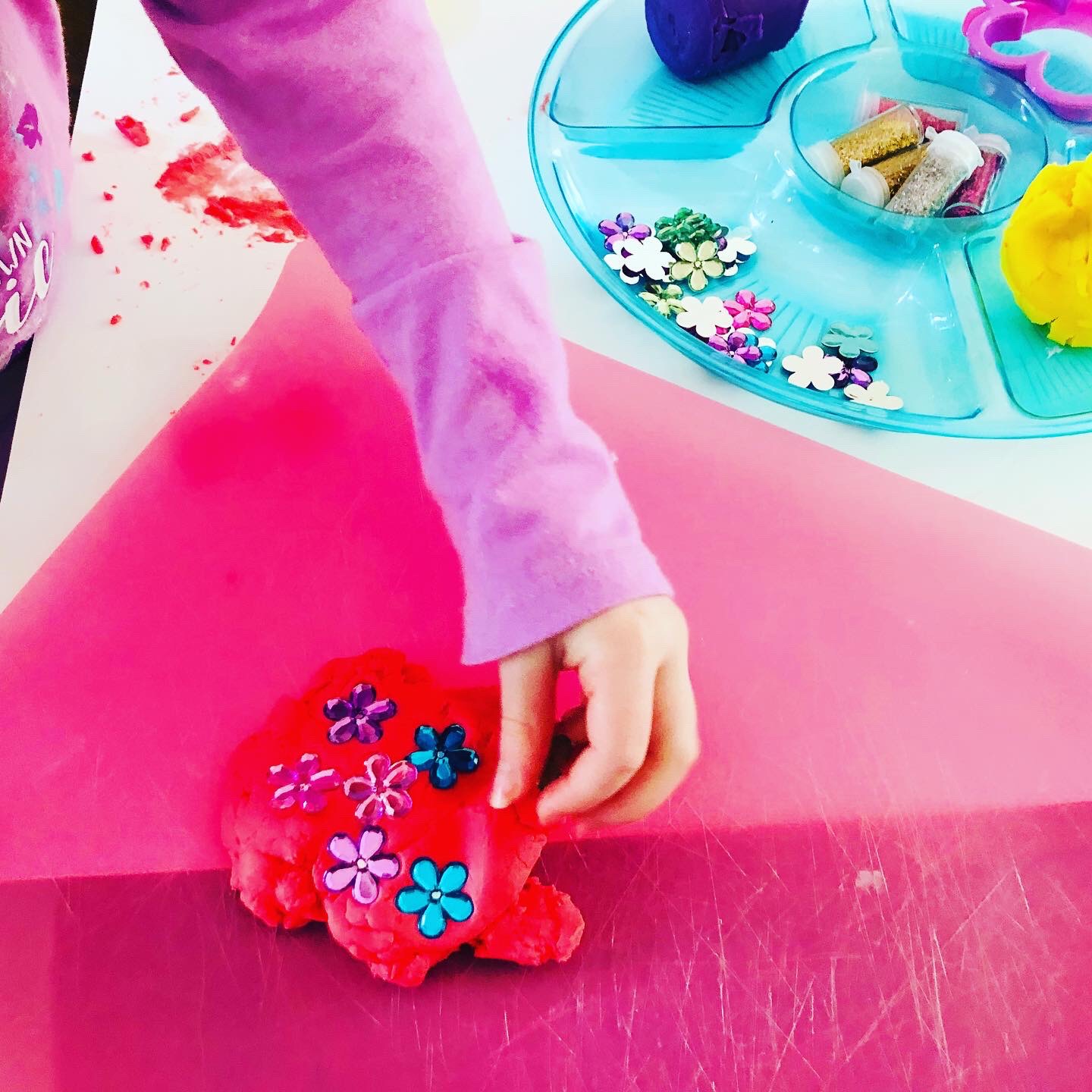 Spring Play Dough Activity Tray - Glitter On A Dime